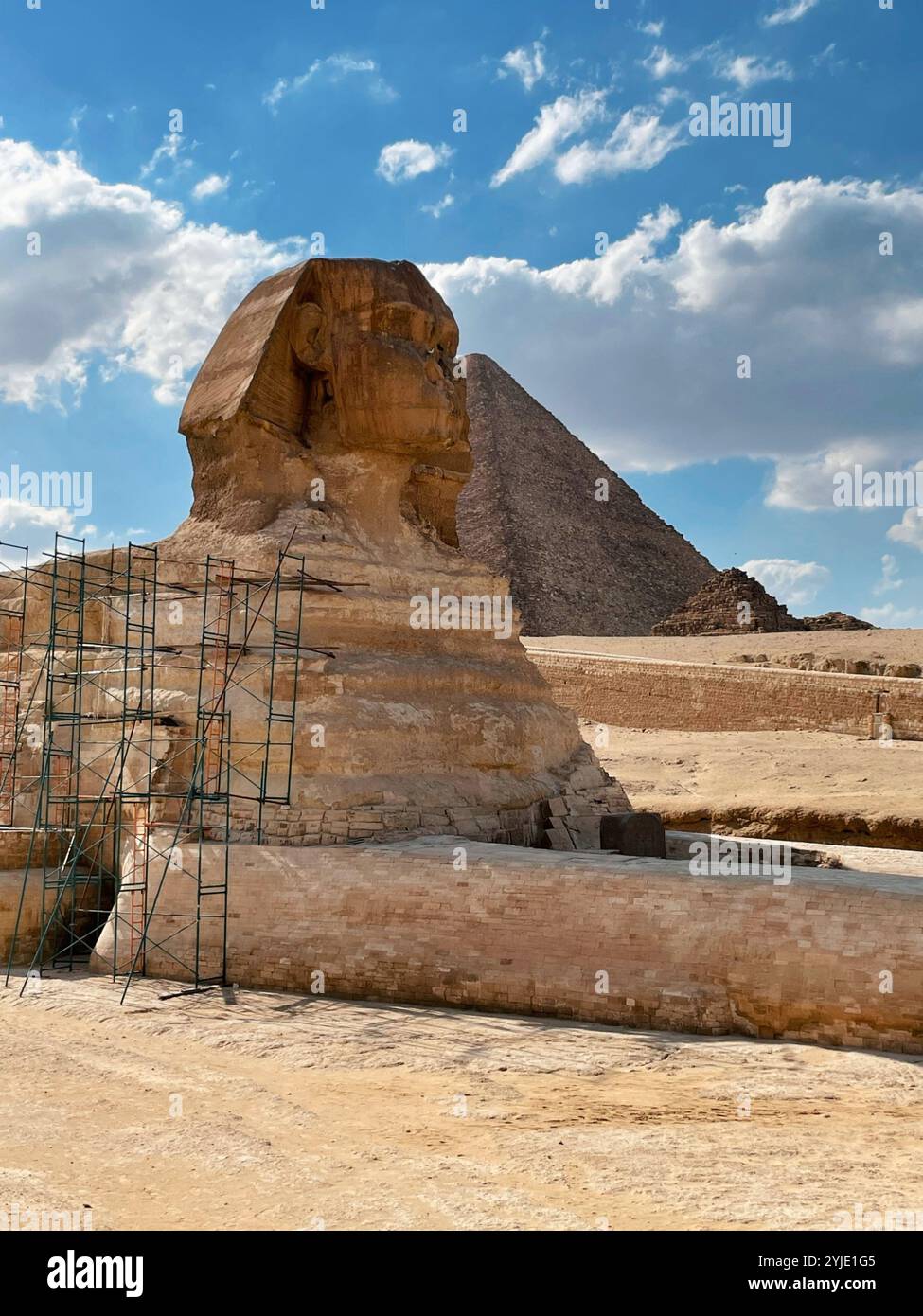 sphinx in front of Cheope Pyramid, Egypt Stock Photo - Alamy