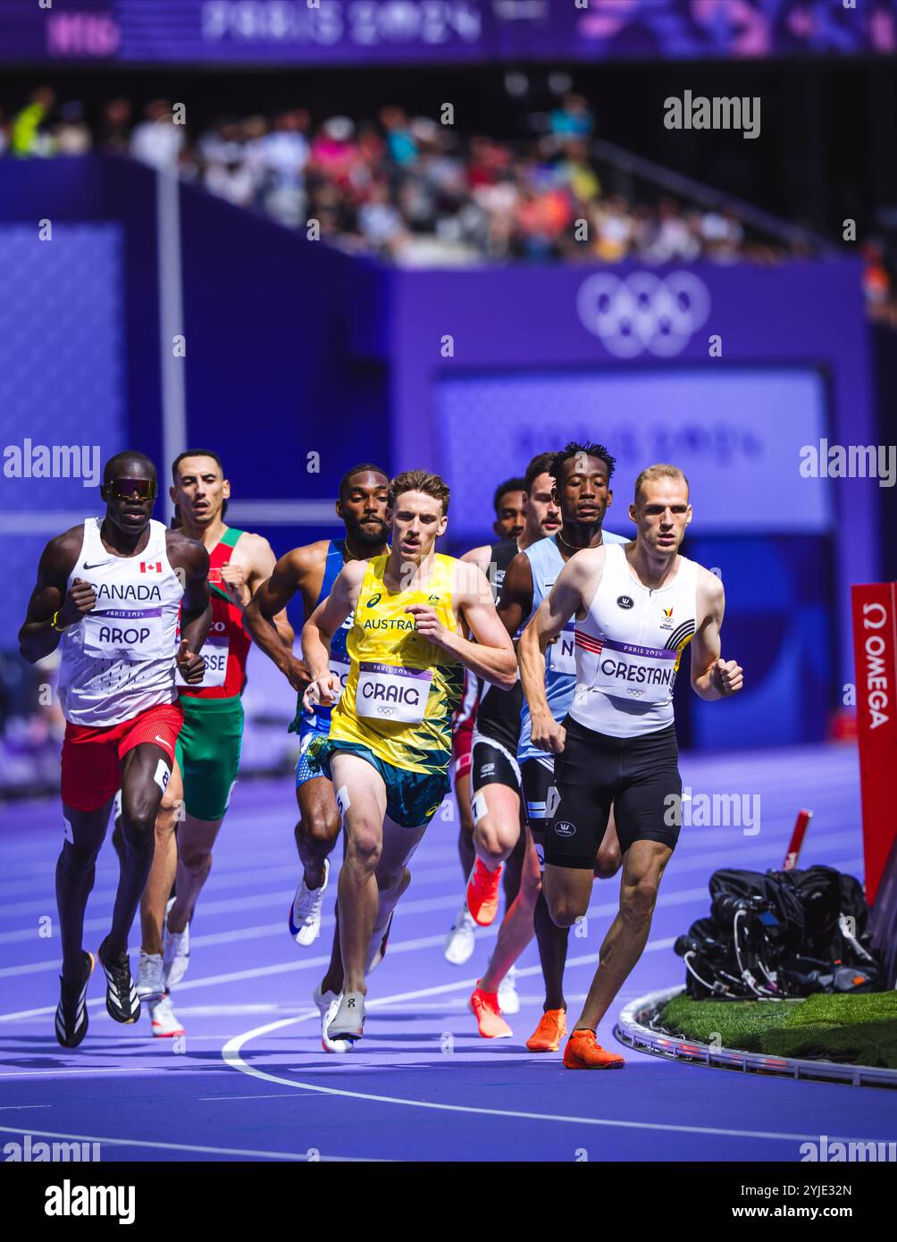 Peyton Craig participating in the 800 meters at the Paris 2024 Olympic ...