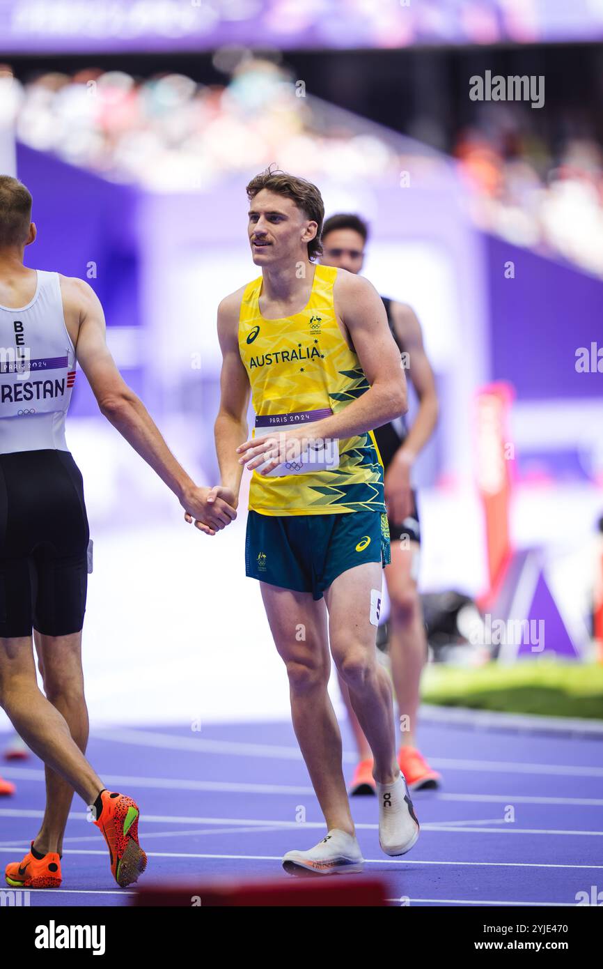 Peyton Craig participating in the 800 meters at the Paris 2024 Olympic ...