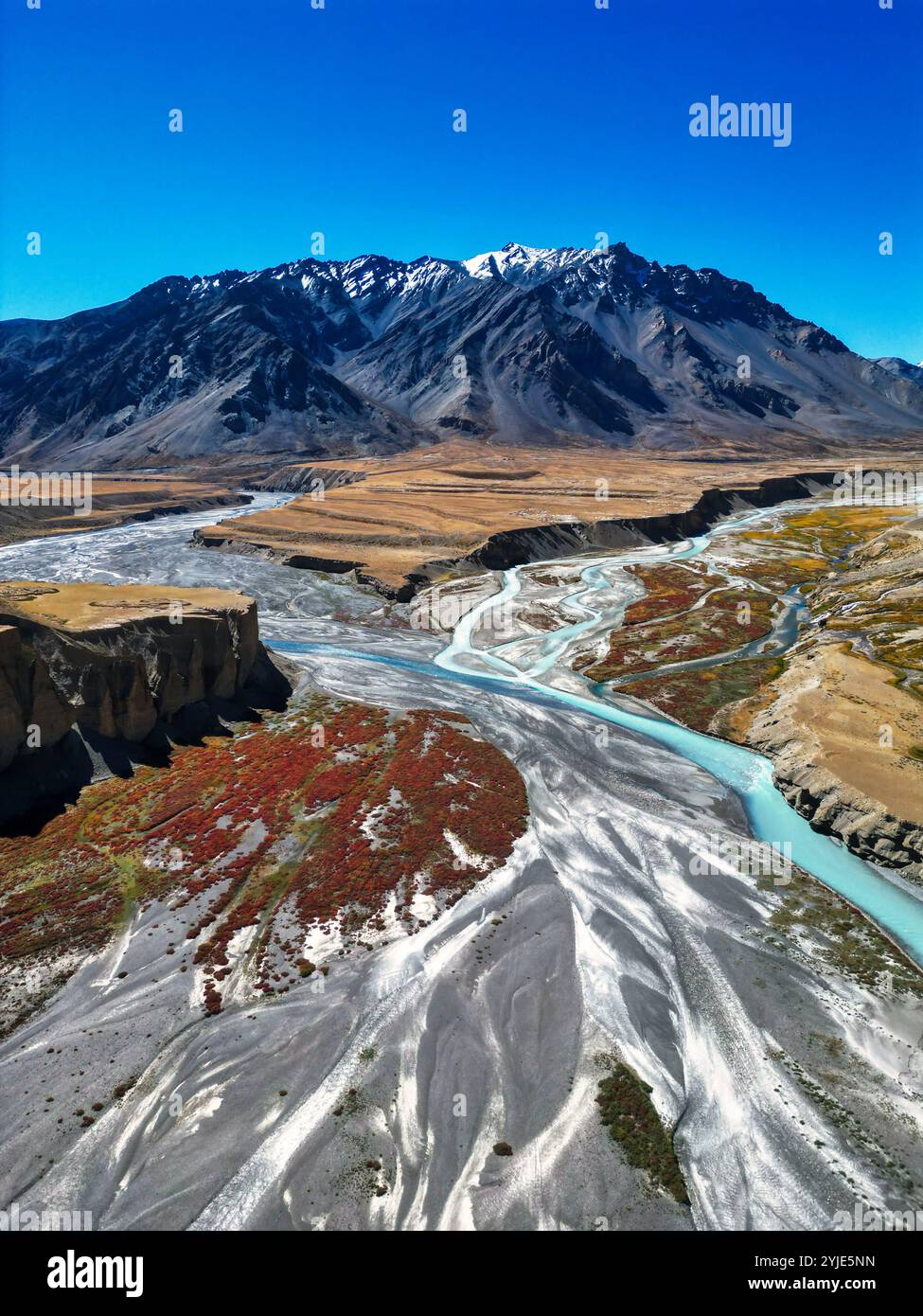 Landscape of Tsarap Valley Sarchu Ladakh Stock Photo - Alamy