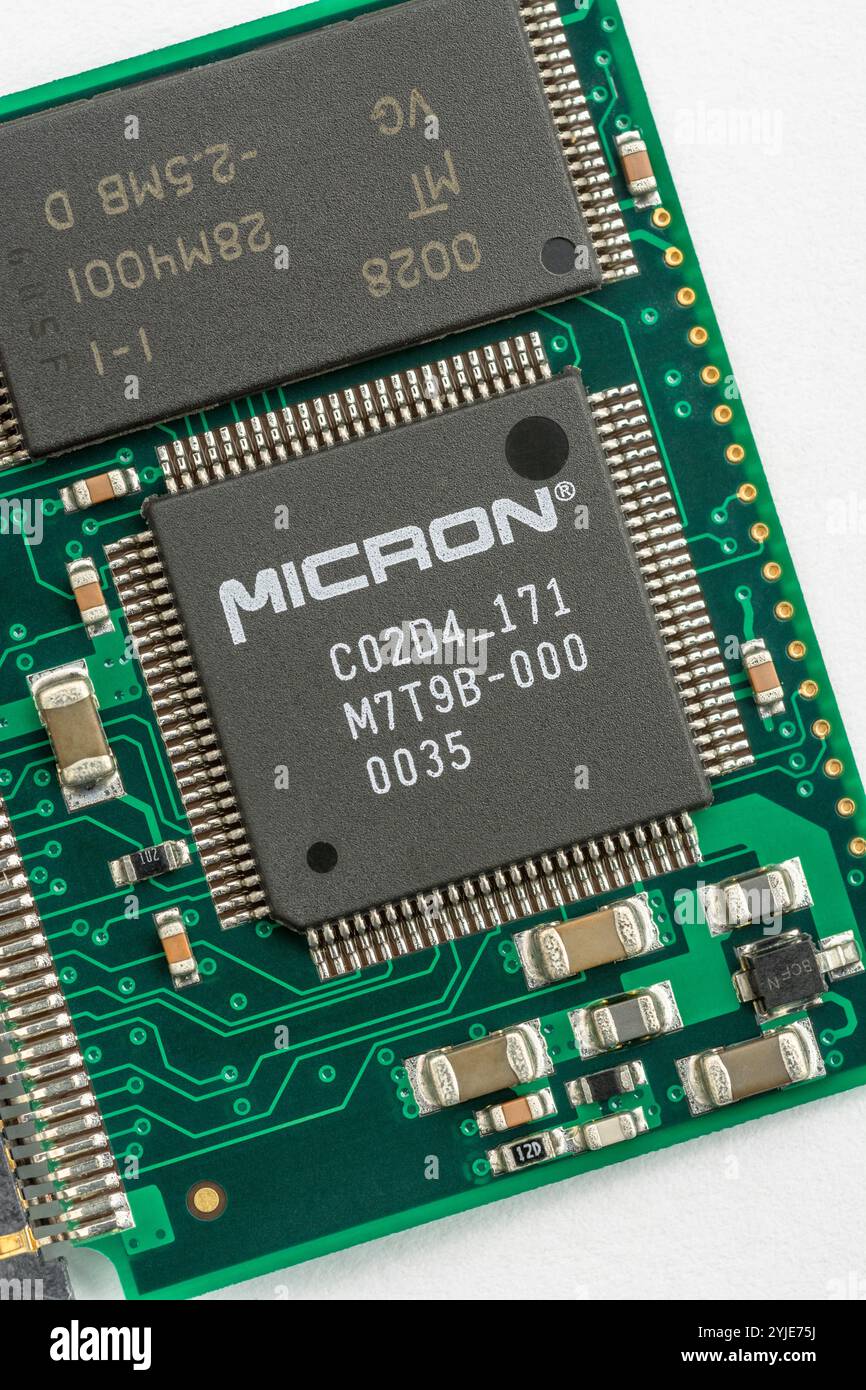 Teardown of legacy 4MB Hewlett Packard Compact Flash card used for ...