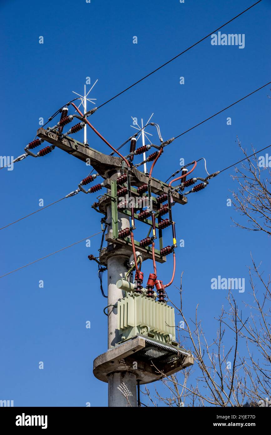 Power line with transformer, photographed in Bavaria., Stromleitung mit ...