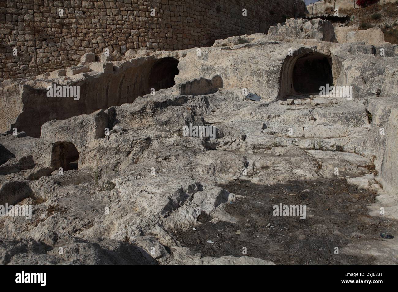 Hewing rocks hi-res stock photography and images - Alamy