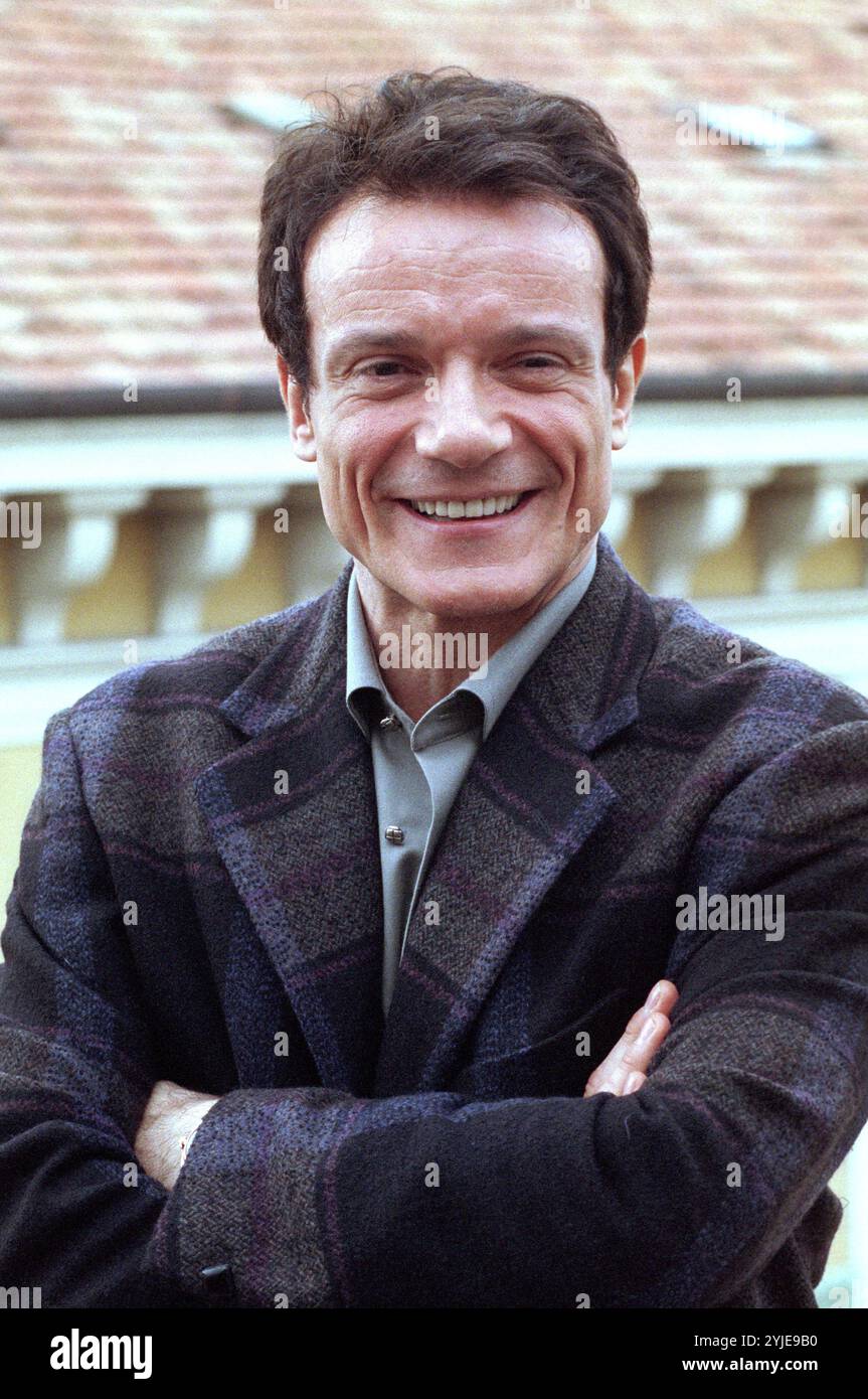 Massimo ranieri photos 1995 hi-res stock photography and images - Alamy