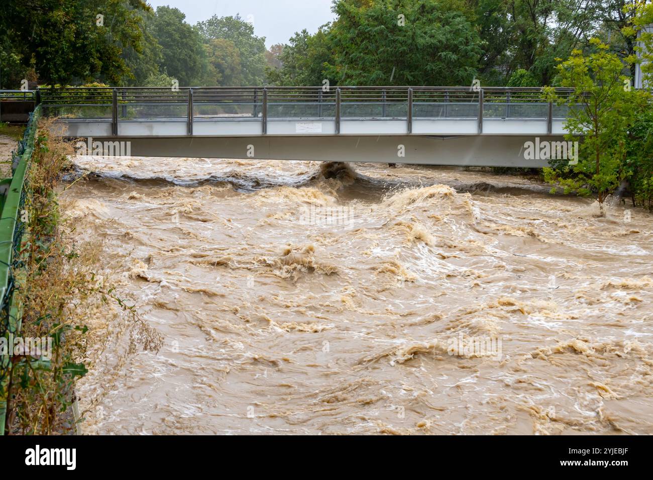 Bridge underwater hi-res stock photography and images - Alamy