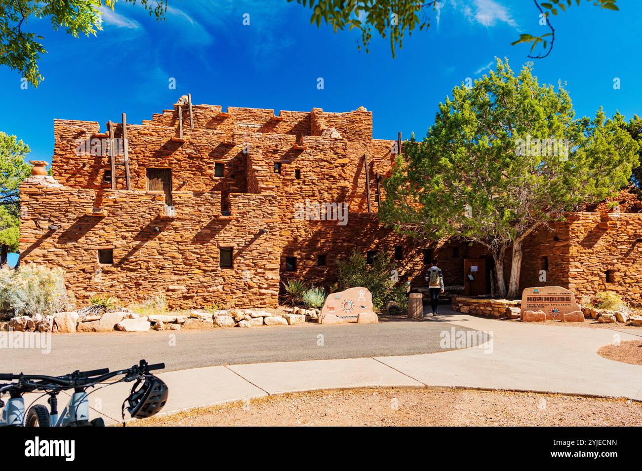 Hopi House sells Native American arts & crafts; Grand Canyon National ...