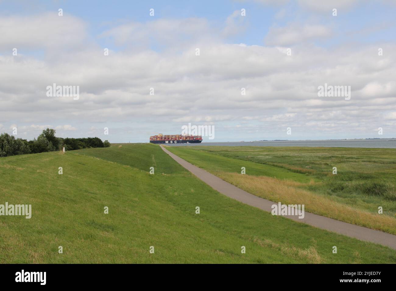 Ship path hi-res stock photography and images - Alamy