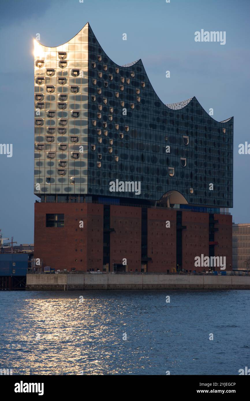 The Elbphilharmonie on the Elbe in Hamburg, Germany, Die ...