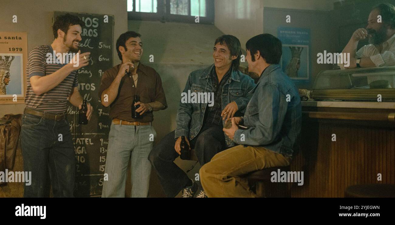 BANK UNDER SIEGE, (aka ASALTO AL BANCO CENTRAL), from left: Tomy ...