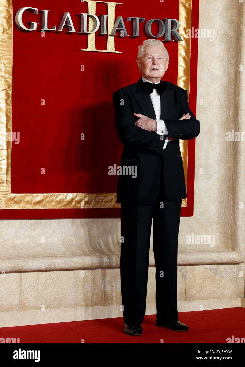 Derek jacobi gladiator hi-res stock photography and images - Alamy