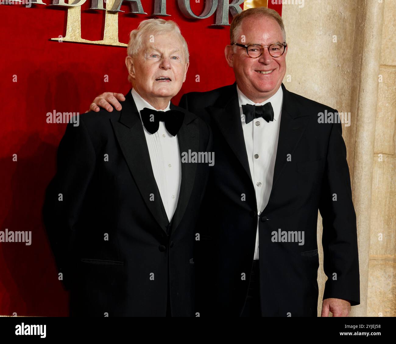 Derek jacobi gladiator hi-res stock photography and images - Alamy