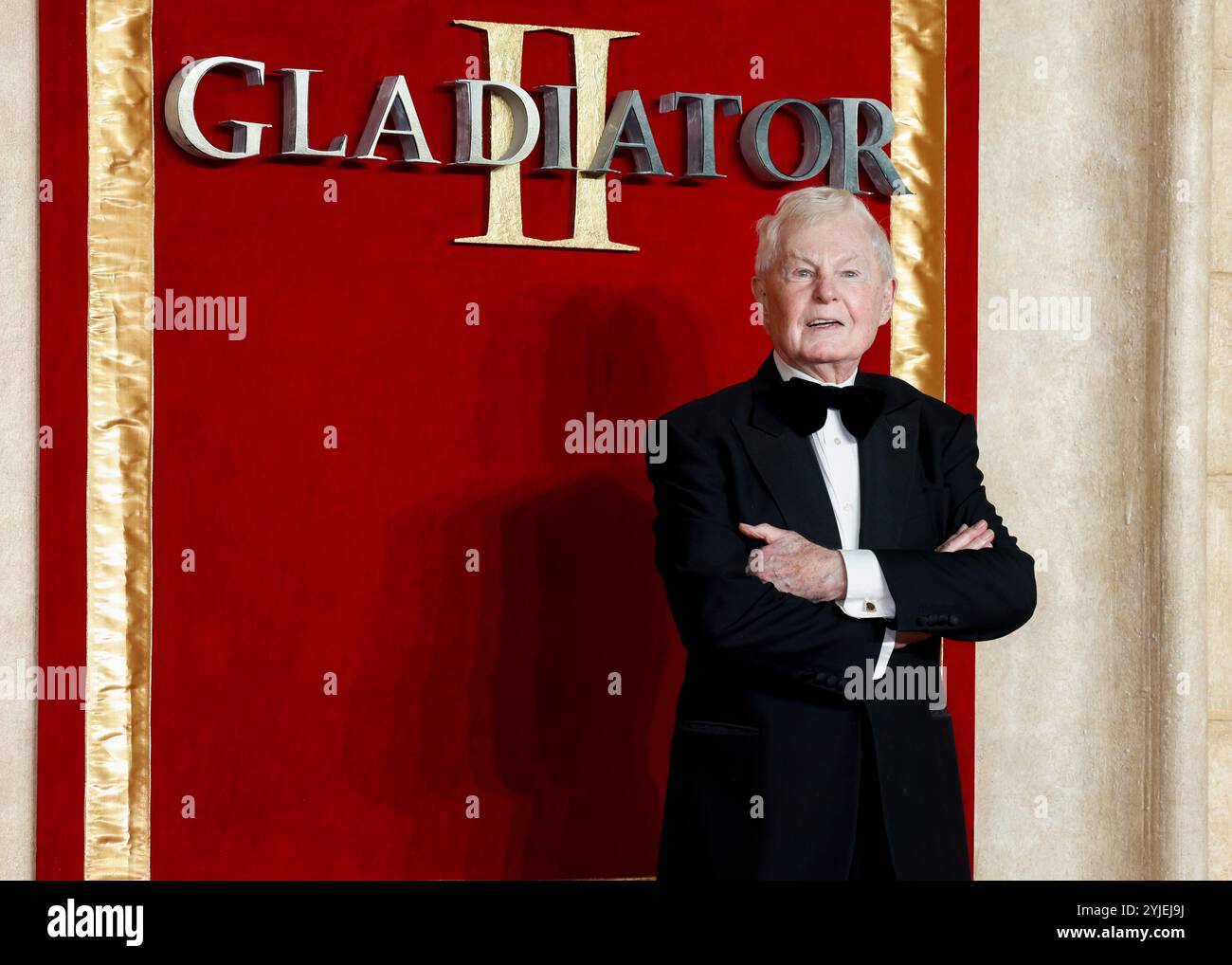 Derek jacobi gladiator hi-res stock photography and images - Alamy