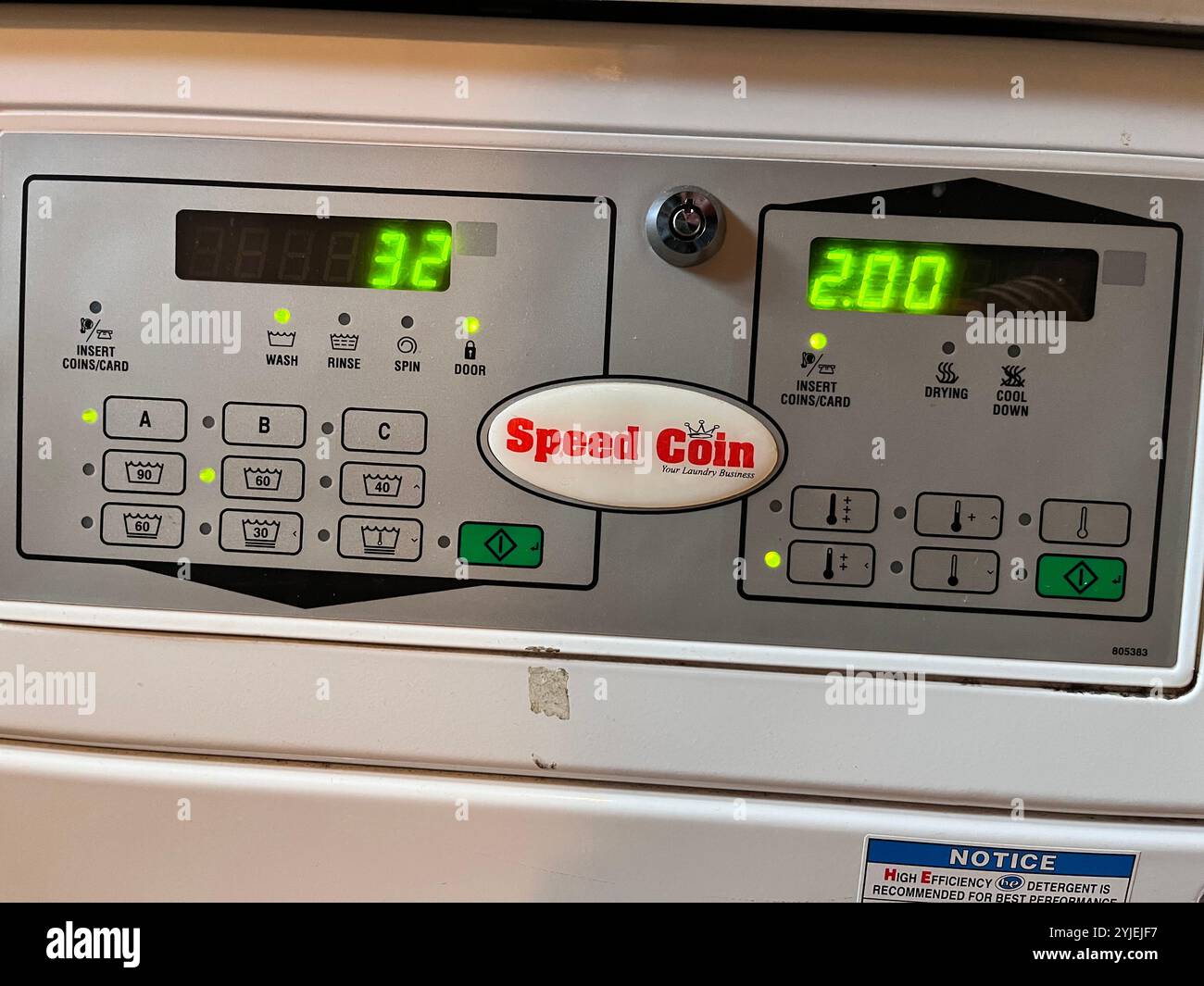 Paid washing machine hi-res stock photography and images - Alamy