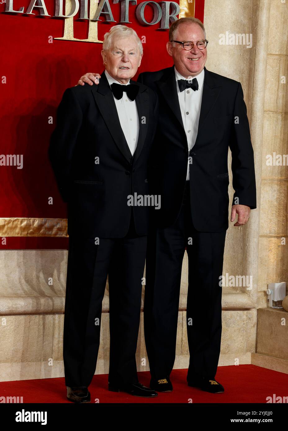 Derek jacobi gladiator hi-res stock photography and images - Alamy