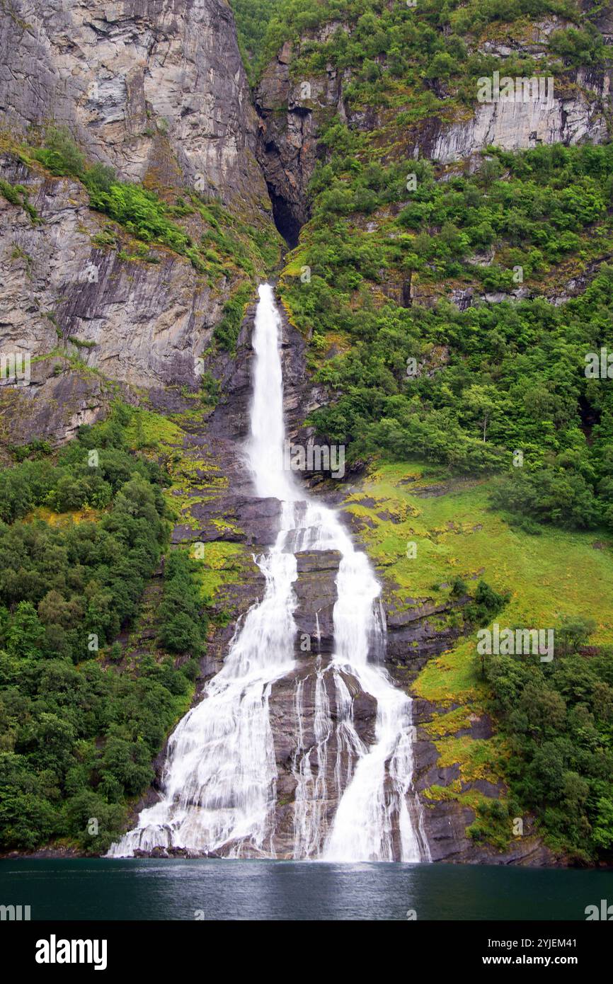 The Geirangerfjord is one of the most famous fjords in Norway., Der ...