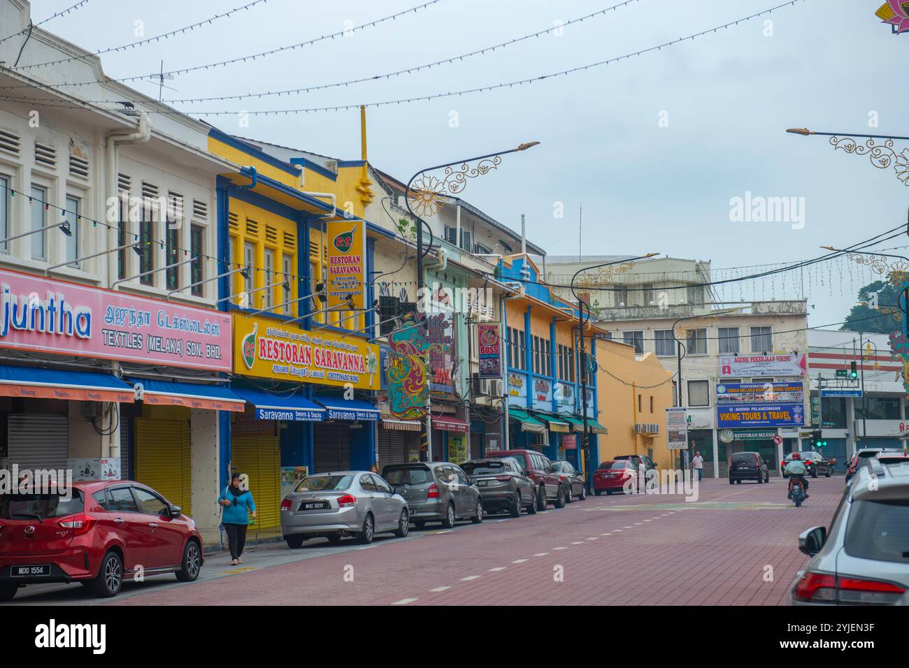 Historic commercial buildings on Jalan Bendahara Street in Little India ...