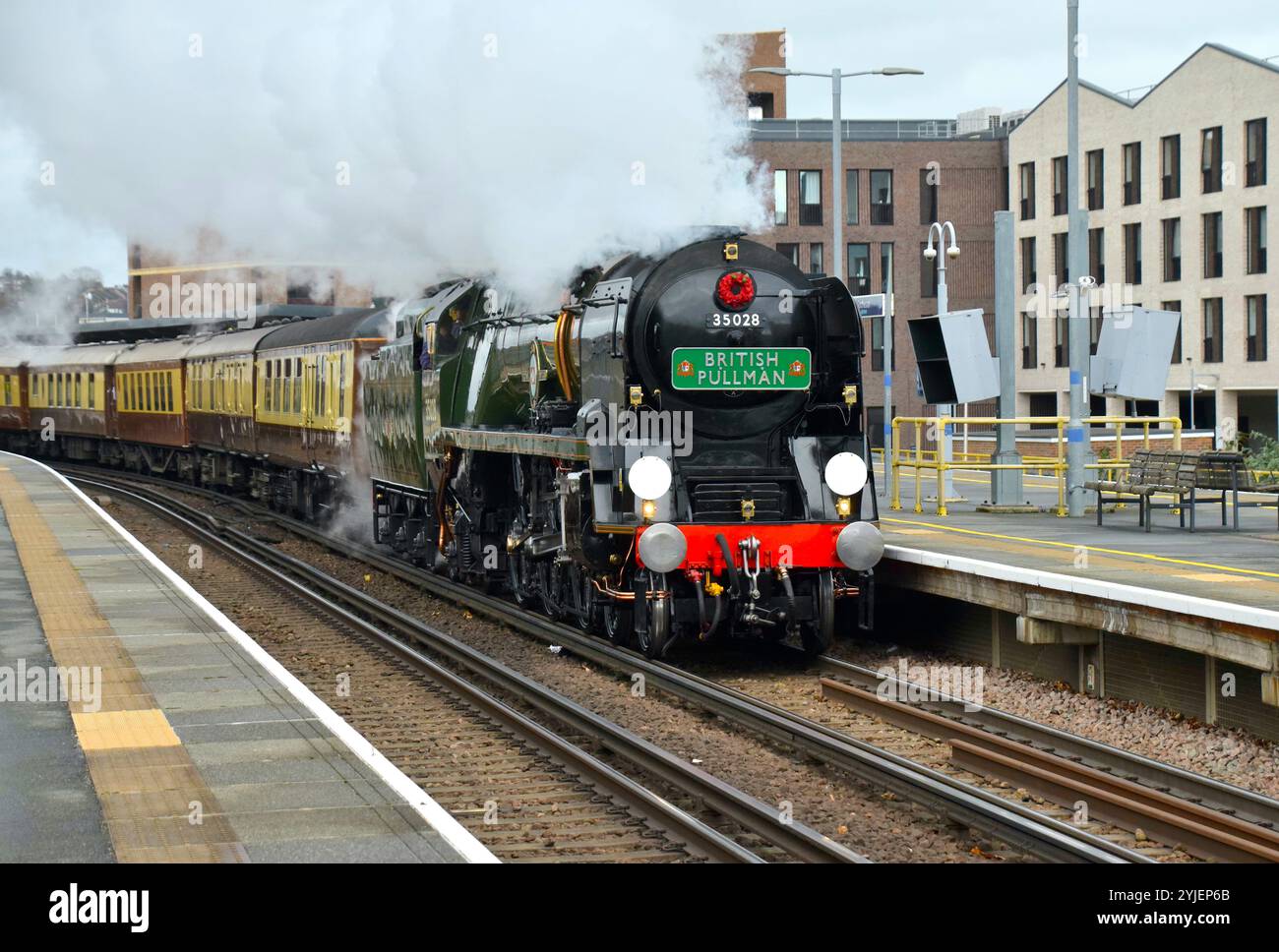 Steam Locomotive British Pullman with Remembrance Sunday and Armistice ...