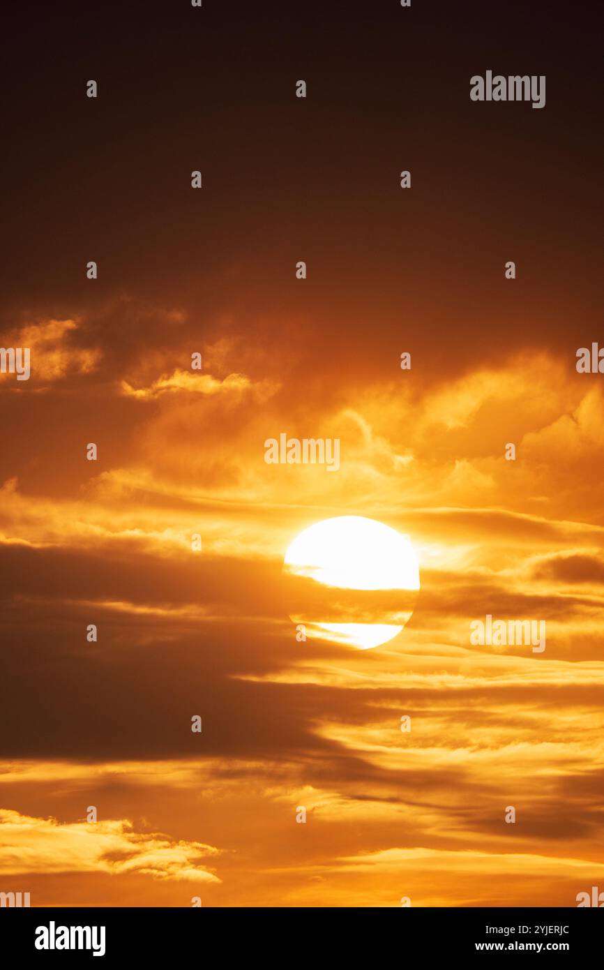 Dramatic clouds golden hour sun hi-res stock photography and images - Alamy