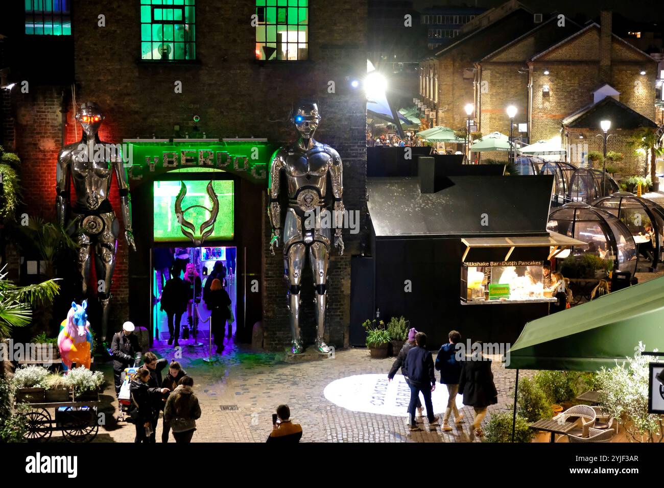 Clothing 1990s hi-res stock photography and images - Alamy