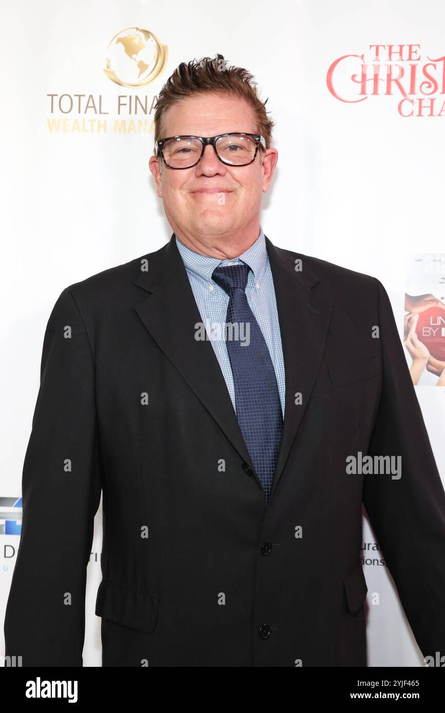 Beverly Hills, California, USA. 13th November, 2024. Assistant director ...