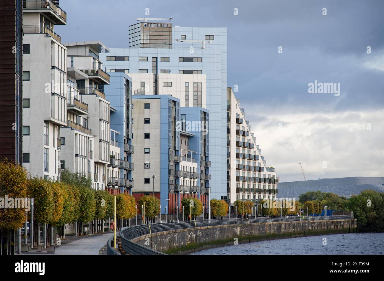 Modern high rise flats at Glasgow Harbour Stock Photo - Alamy