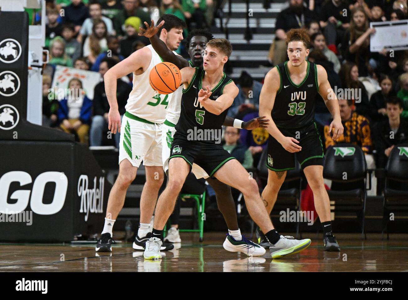 Utah valley wolverines mens basketball hi-res stock photography and images - Alamy
