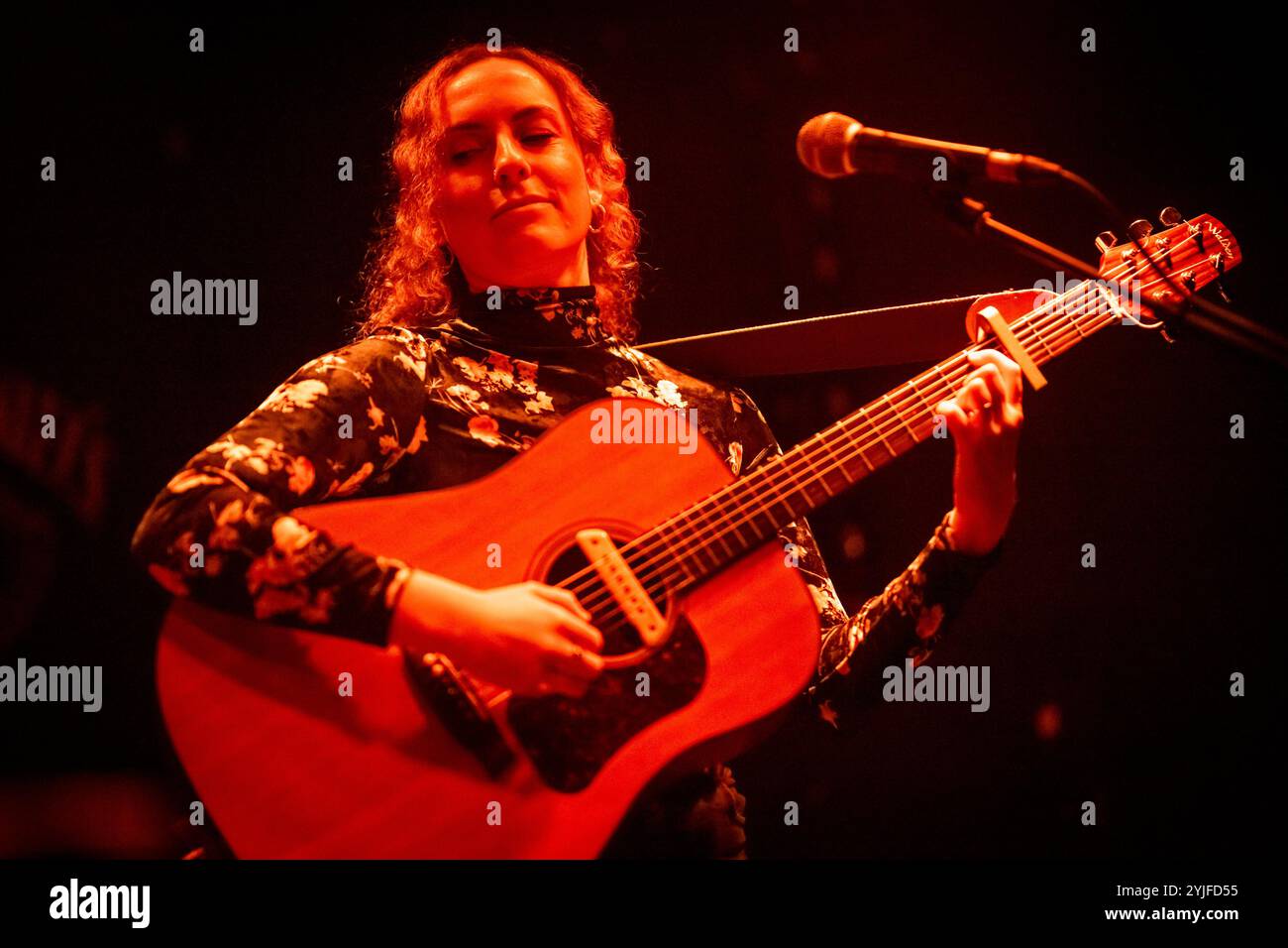 Edinburgh, Scotland. Thu 14 November 2024. Acclaimed Irish folk singer ...