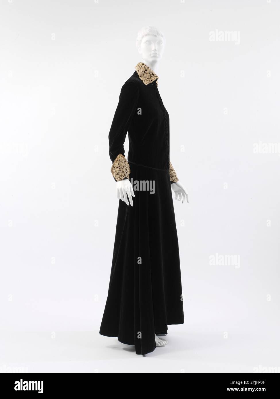 Dinner dress. Culture: French. Designer: Paul Poiret (French, Paris ...