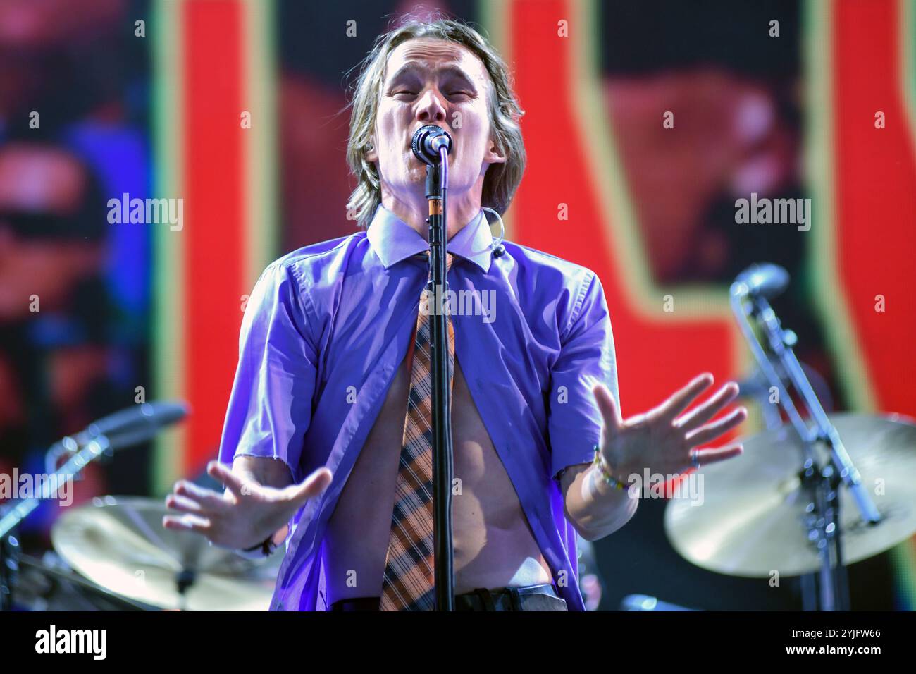 Harry Hayes (vocals), from Irontom. Live in Buenos Aires, Argentina ...