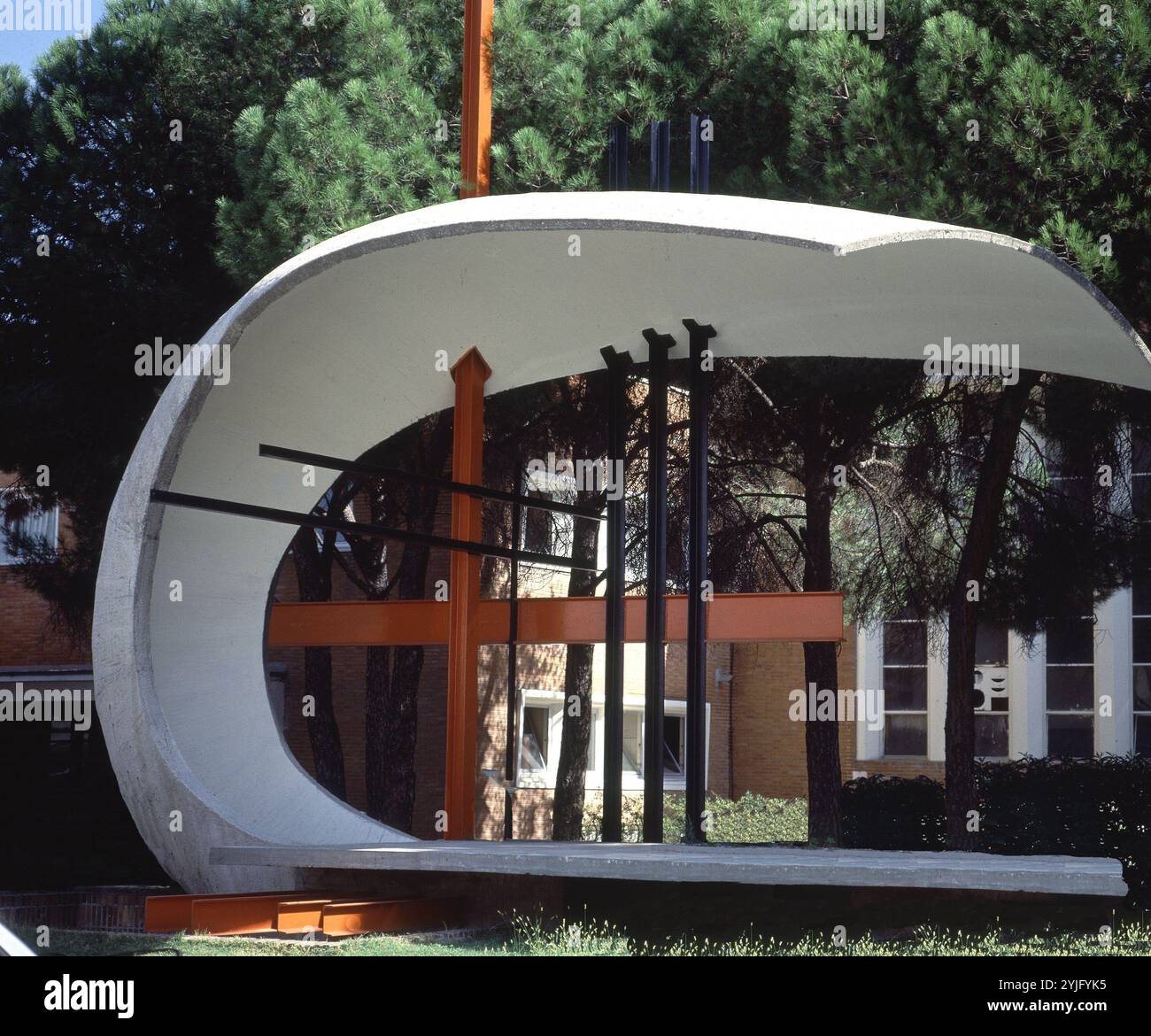 ESCULTURA EN EL LABORATORIO EDUARDO TORROJA - FOTO AÑOS 80. Author ...