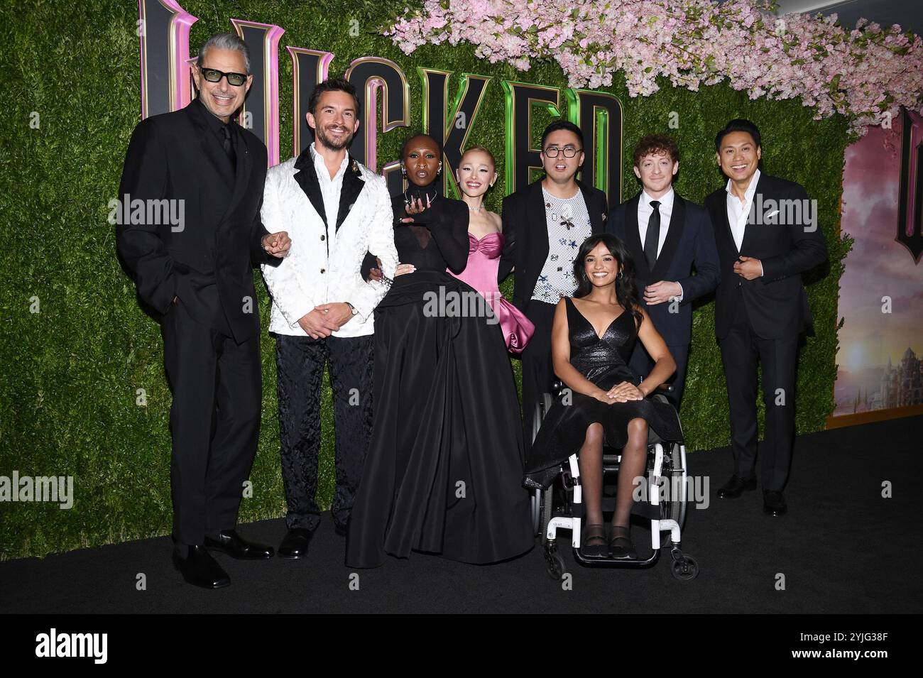New York, USA. 14th Nov, 2024. (L-R) Jeff Goldblum, Jonathan Bailey ...