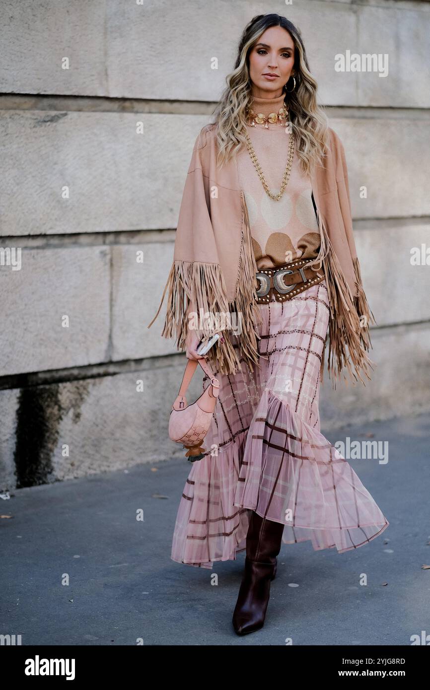 Street style, Cris Mata arriving at Elie Saab Spring Summer 2025 show ...