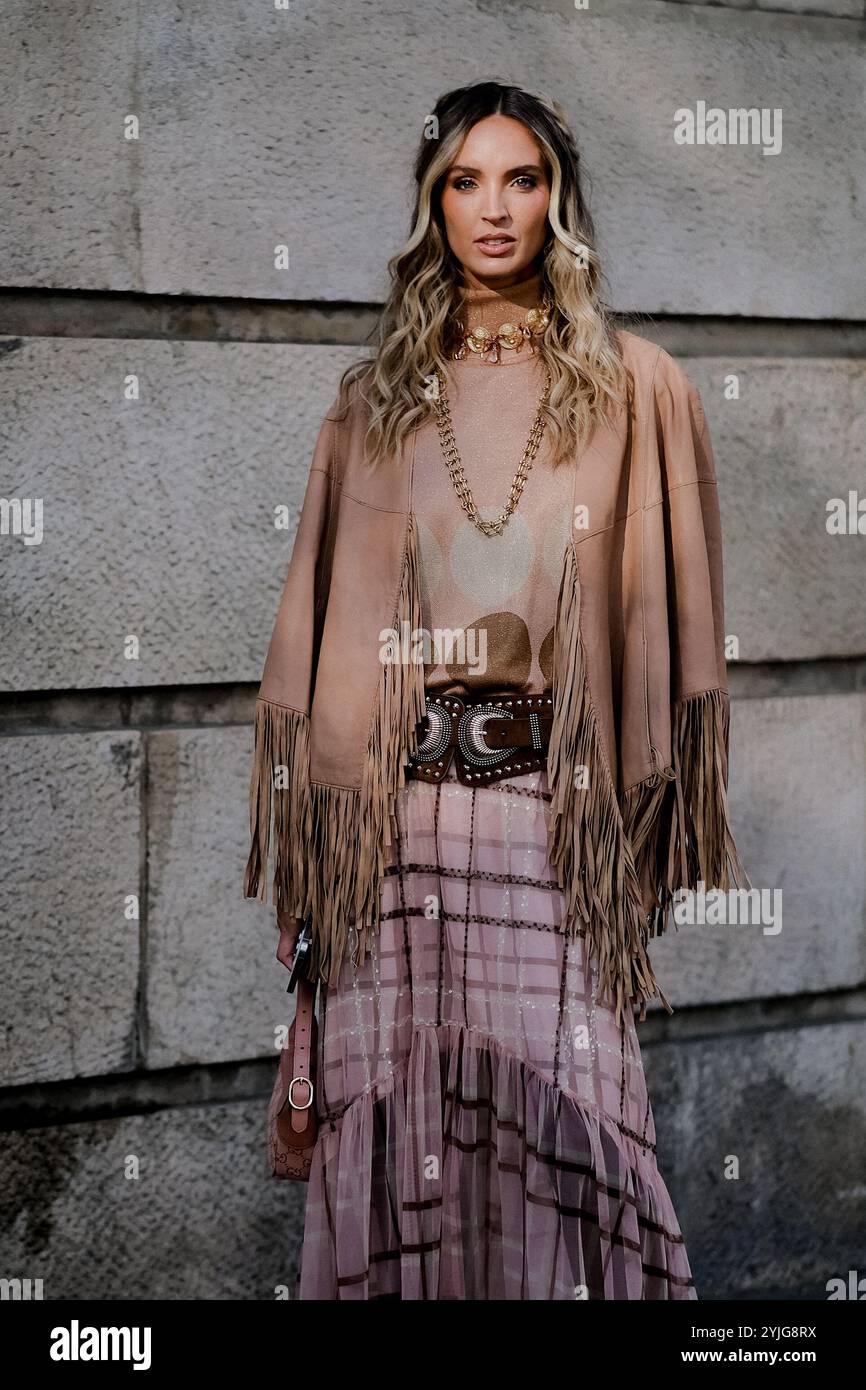 Street style, Cris Mata arriving at Elie Saab Spring Summer 2025 show ...