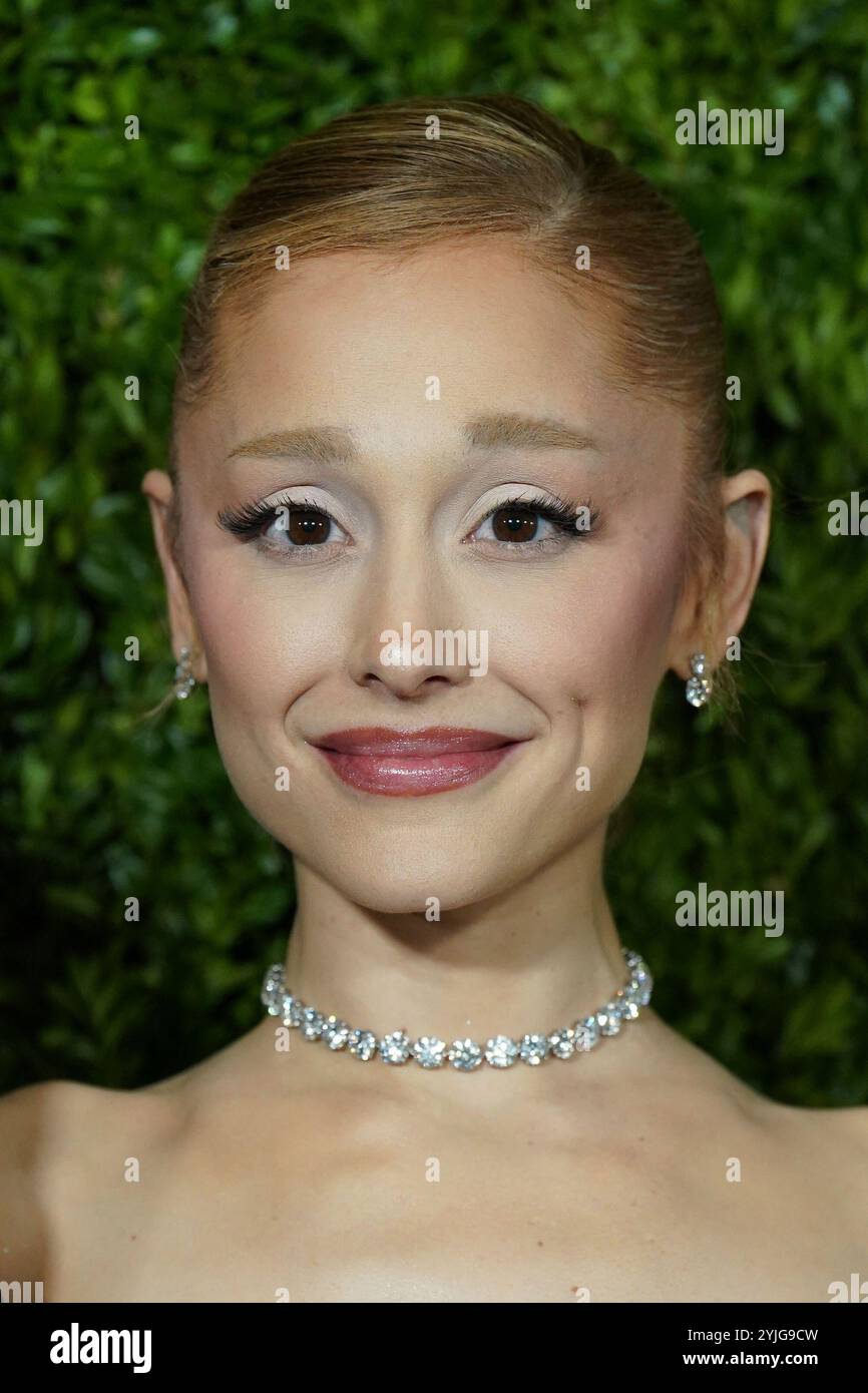 Ny. 14th Nov, 2024. Ariana Grande at arrivals for WICKED Premiere, MoMA ...