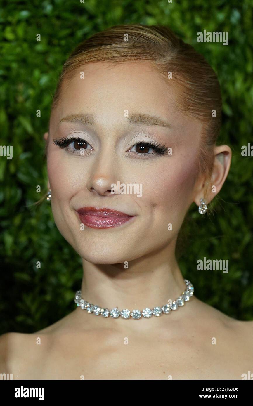 Ny. 14th Nov, 2024. Ariana Grande at arrivals for WICKED Premiere, MoMA ...