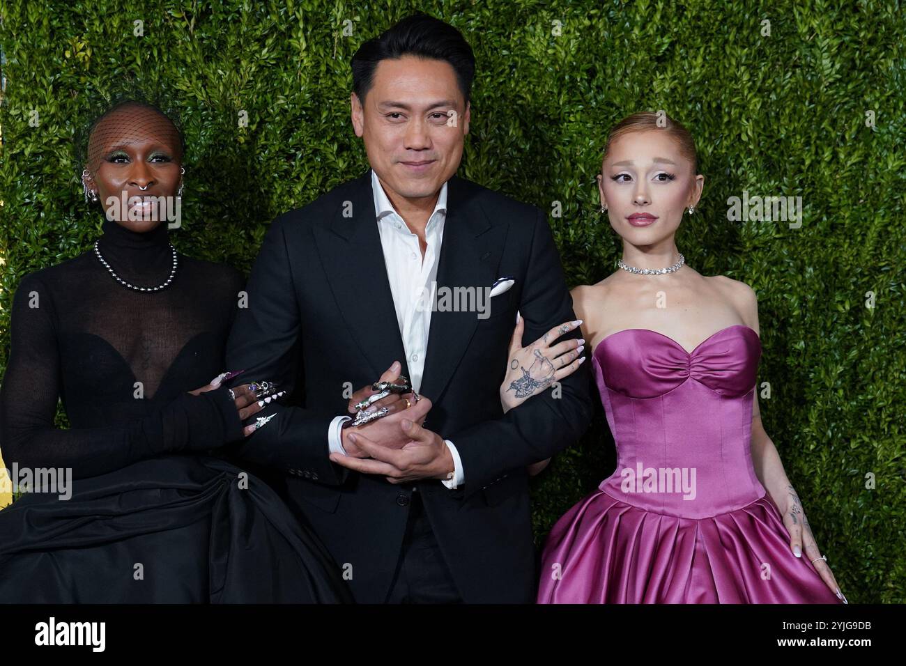 Ny. 14th Nov, 2024. Cynthia Erivo, Jon M. Chu, Ariana Grande at ...