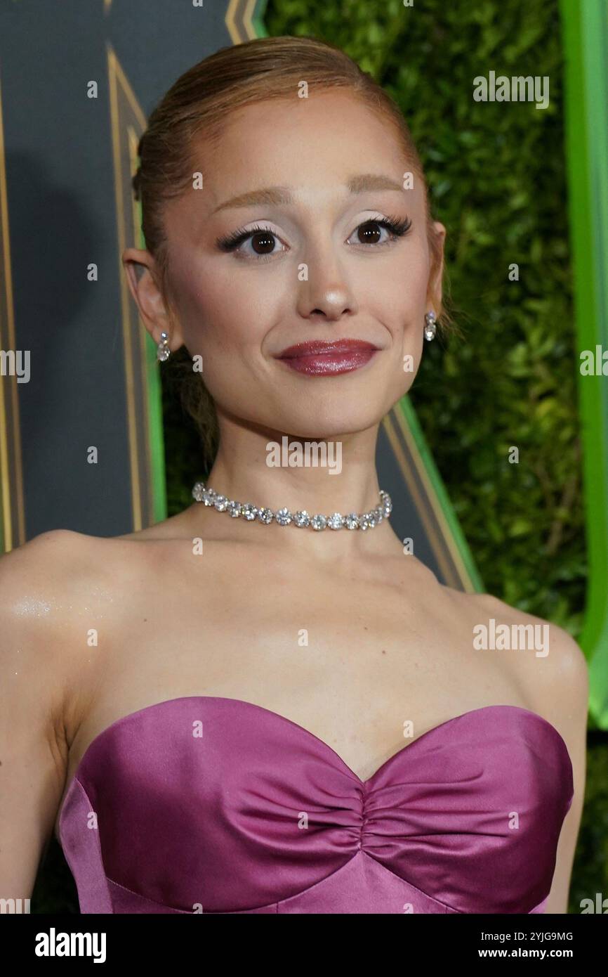 Ny. 14th Nov, 2024. Ariana Grande at arrivals for WICKED Premiere, MoMA ...