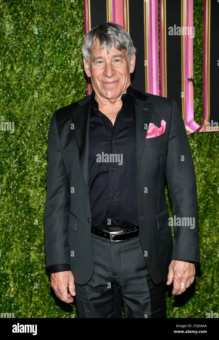 Stephen Schwartz attends the premiere of "Wicked" at the Museum of ...