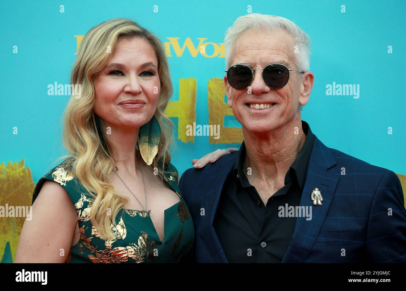 Jessica Steele-Sanders and Chris Sanders attend "The Wild Robot ...