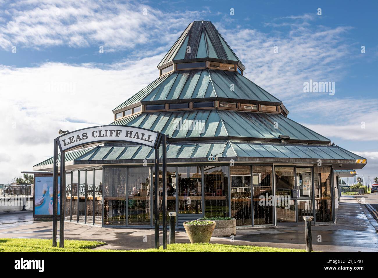 Leas cliff hall folkestone kent hi-res stock photography and images - Alamy
