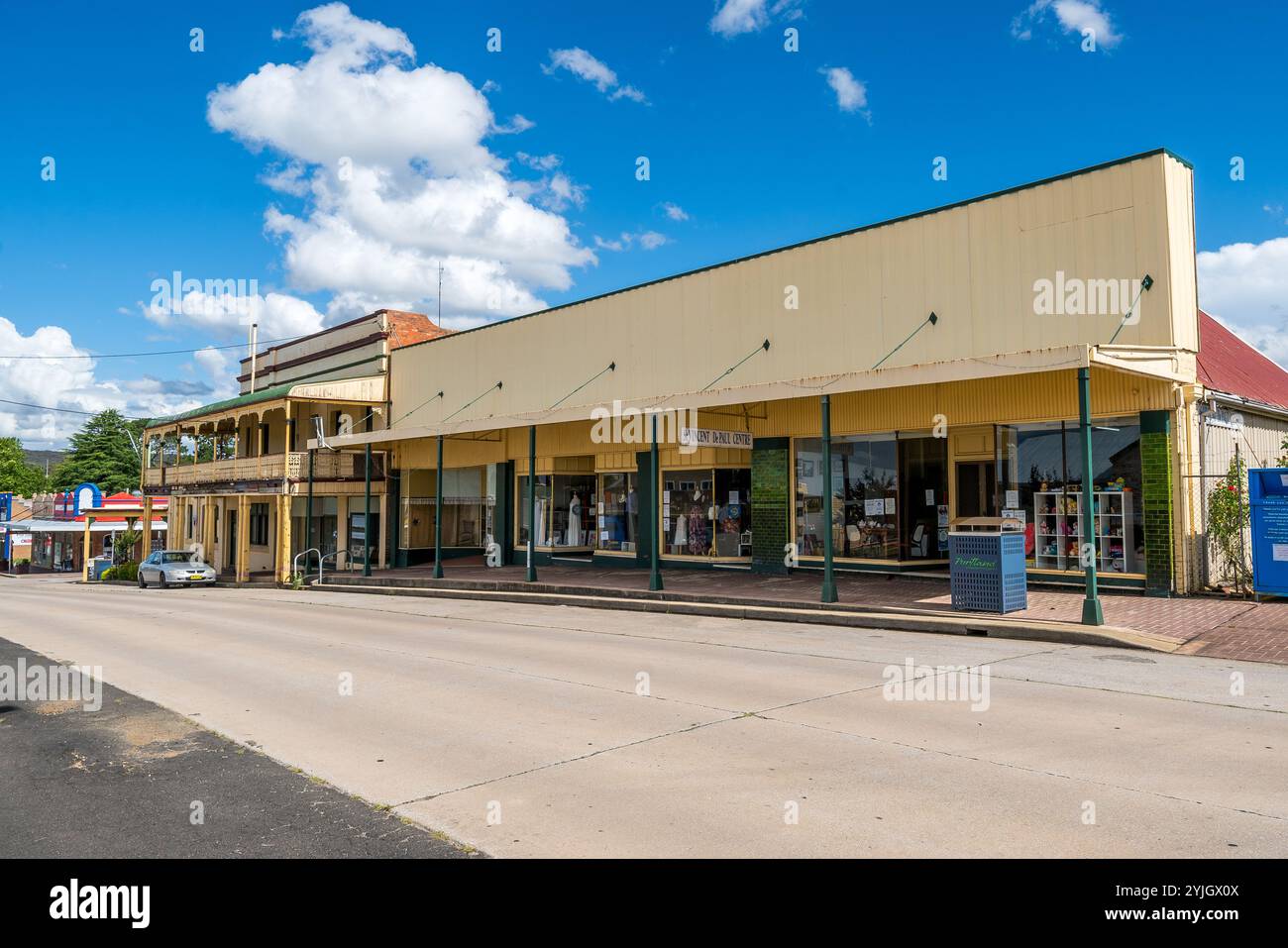 Street scene in regional town hi-res stock photography and images - Alamy