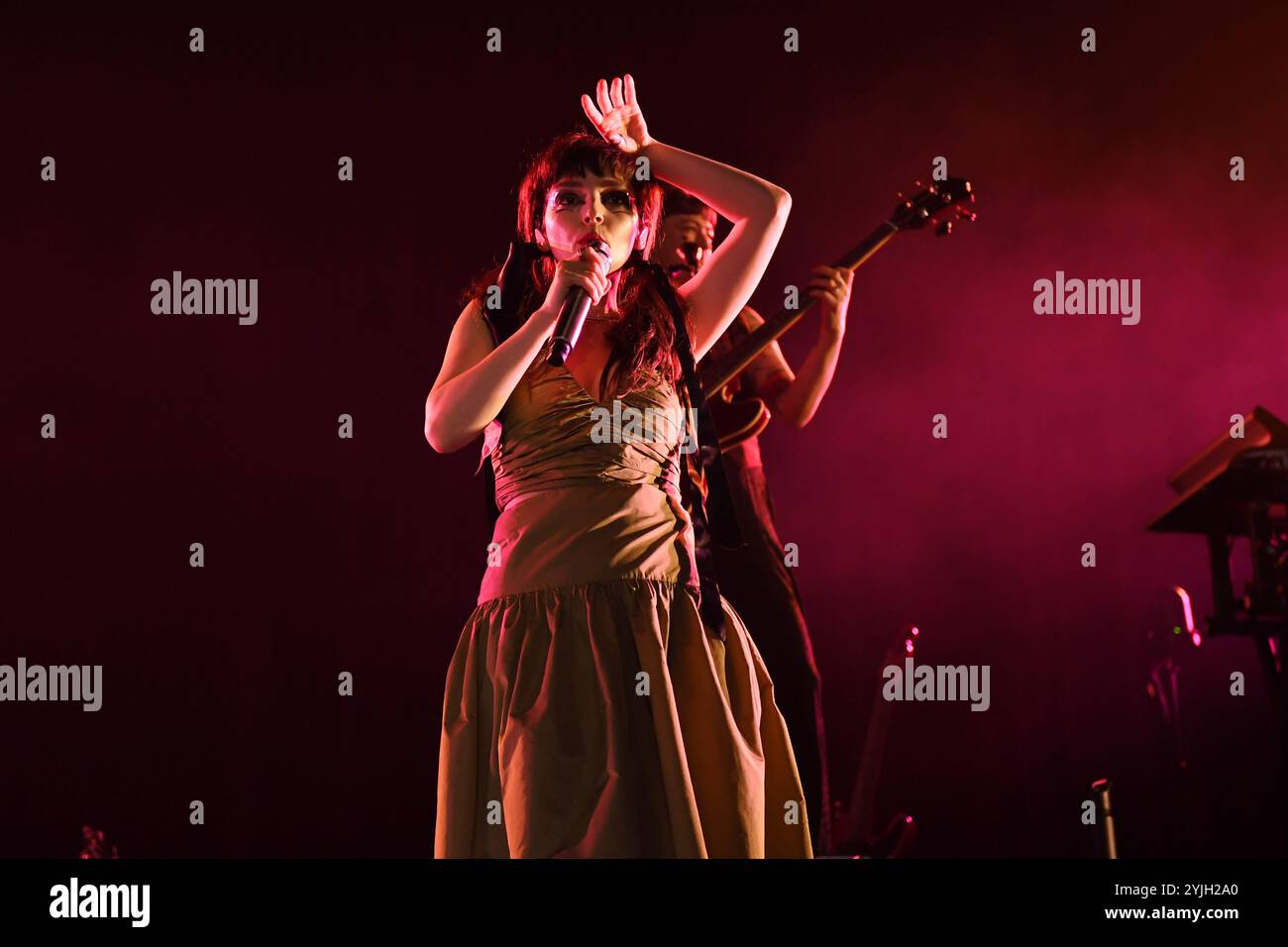 UK. 14th Nov, 2024. LONDON, ENGLAND - NOVEMBER 14: Lauren Mayberry ...