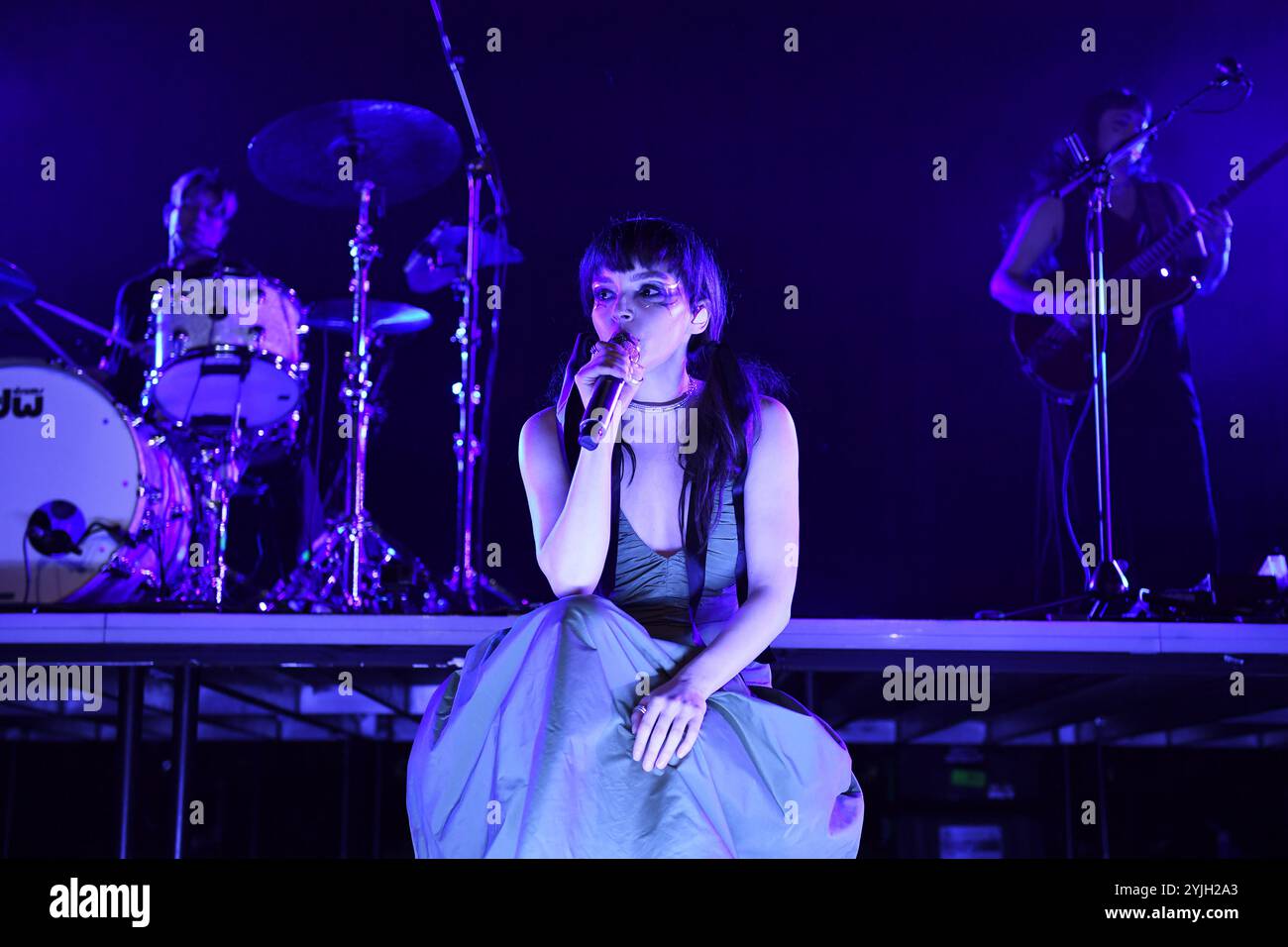 UK. 14th Nov, 2024. LONDON, ENGLAND - NOVEMBER 14: Lauren Mayberry ...