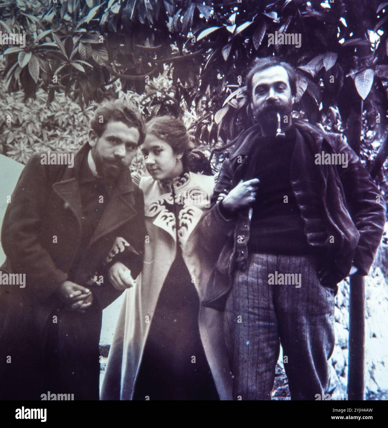 JOAQUIM MIR, ANTONI GELABERT Y MARIA RUSIÑOL, HIJA DEL PINTOR EN ...