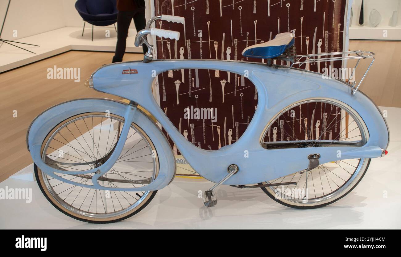 Spacelander bicycle, diseñada por Benjamin Bowden en el año 1946 ...
