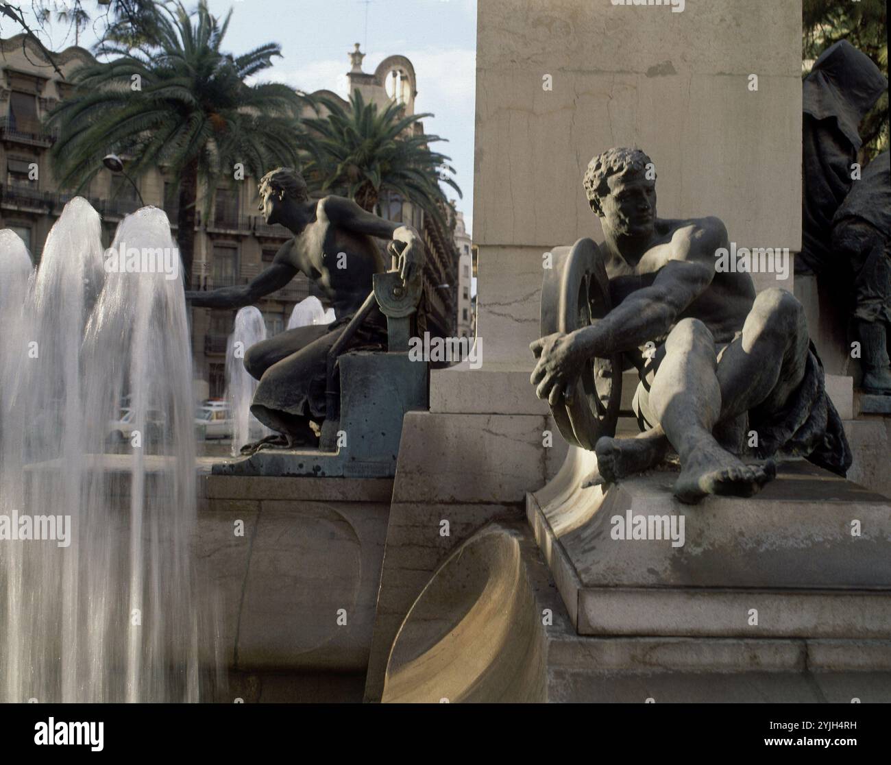 MONUMENTO AL MARQUES DEL CAMPO - AVD MQ TURIA. Author: MARIANO ...