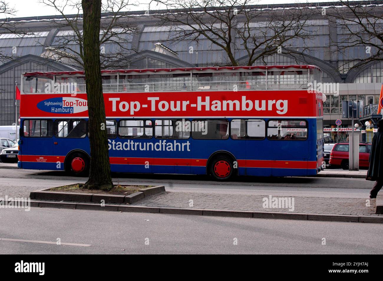Hmaburg city tour bus Hamburg Germany Mach 8,2++6 (Photo by Francis ...