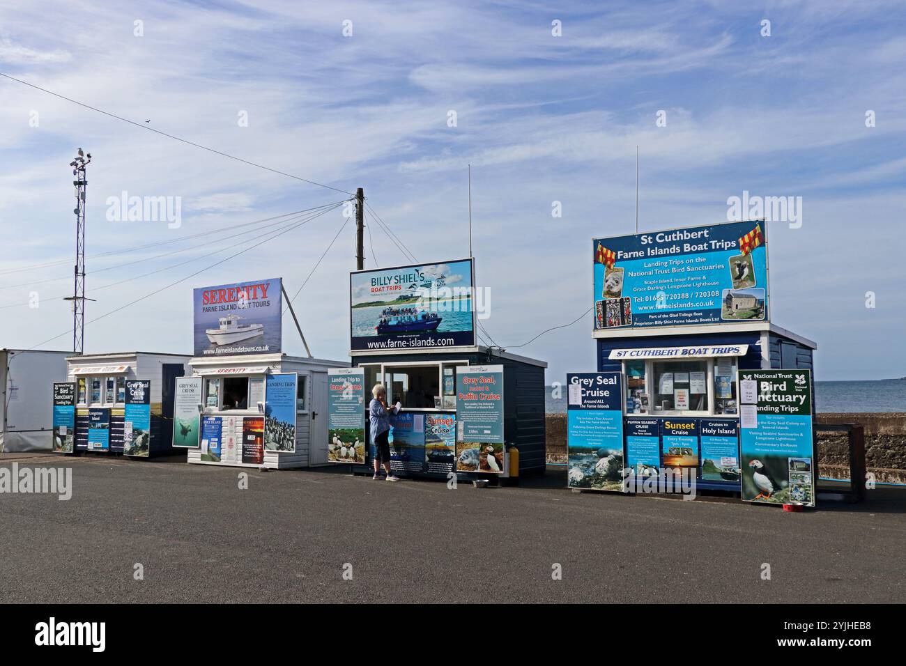 Harbour seahouses on northumberland hi-res stock photography and images ...