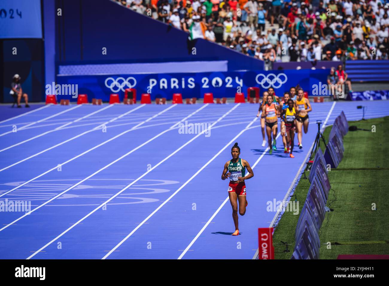 Birke Haylom participating in the 1500 meters at the Paris 2024 Olympic ...