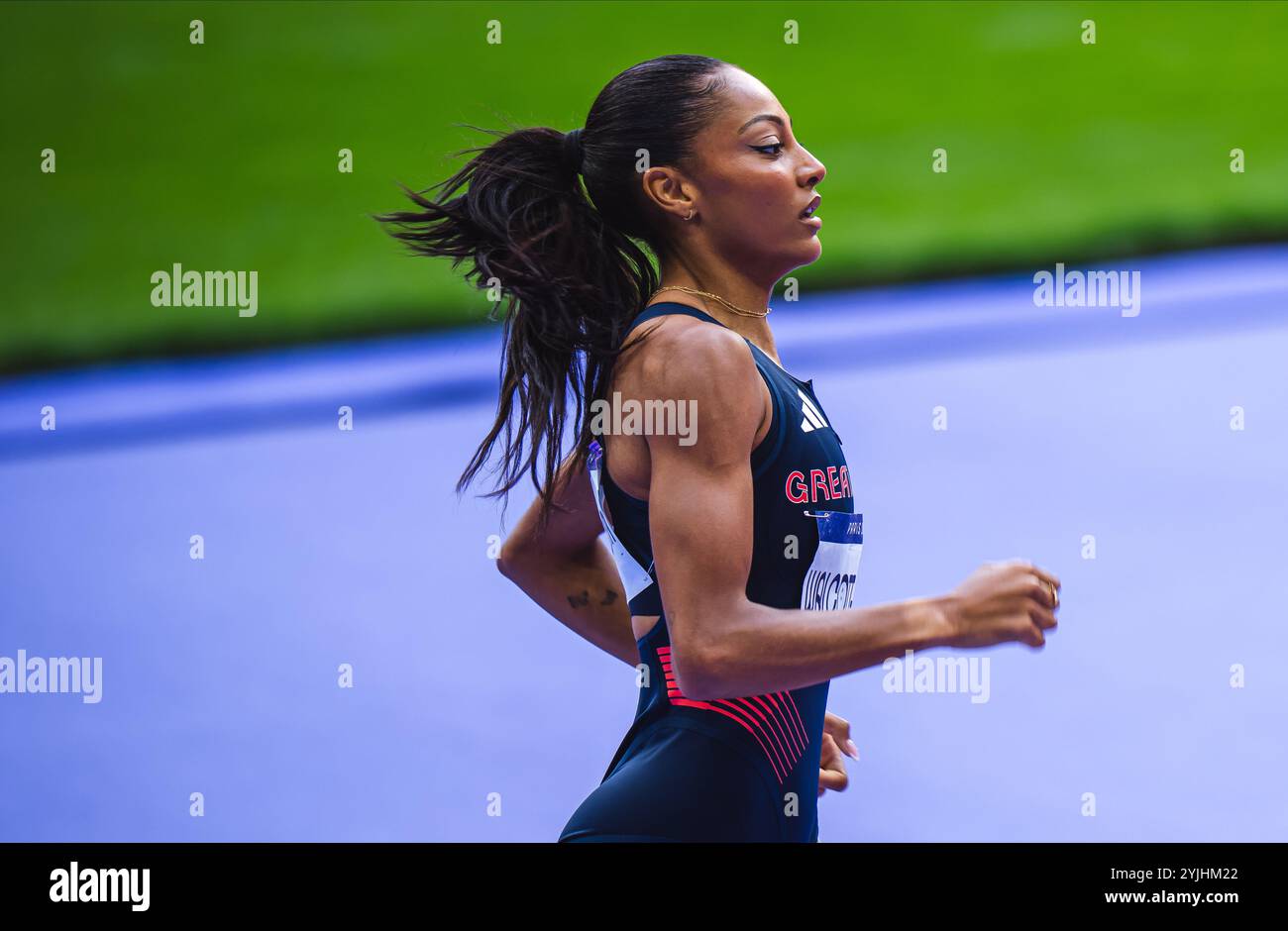 Revee Walcott-Nolan participating in the 1500 meters at the Paris 2024 ...